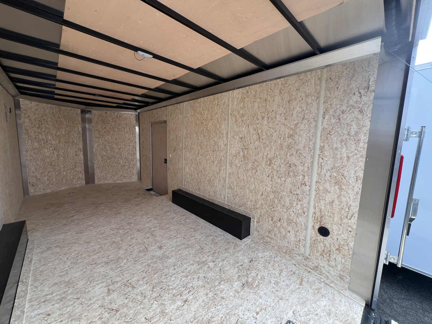 New 2026 Look Trailers 8.5x18 10K ST-DLX Ramp Door Cargo / Enclosed ...