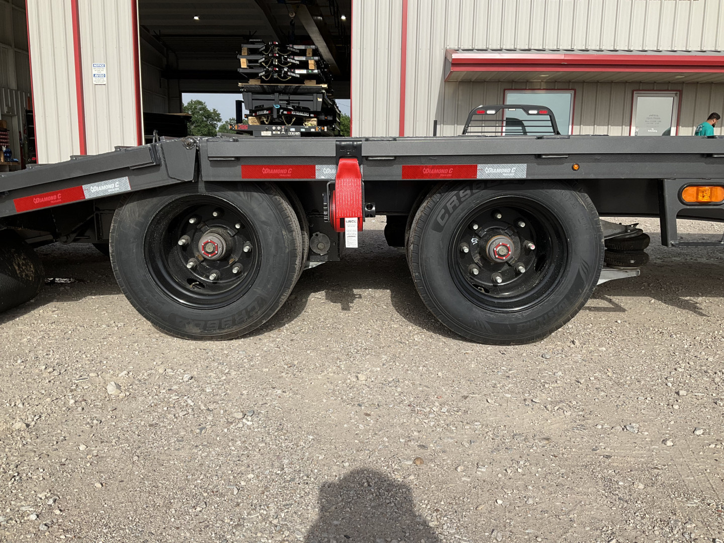 New 2026 Diamond C 102"x40' Engineered Beam FMAX216 w/ Hyd. Dovetail ...