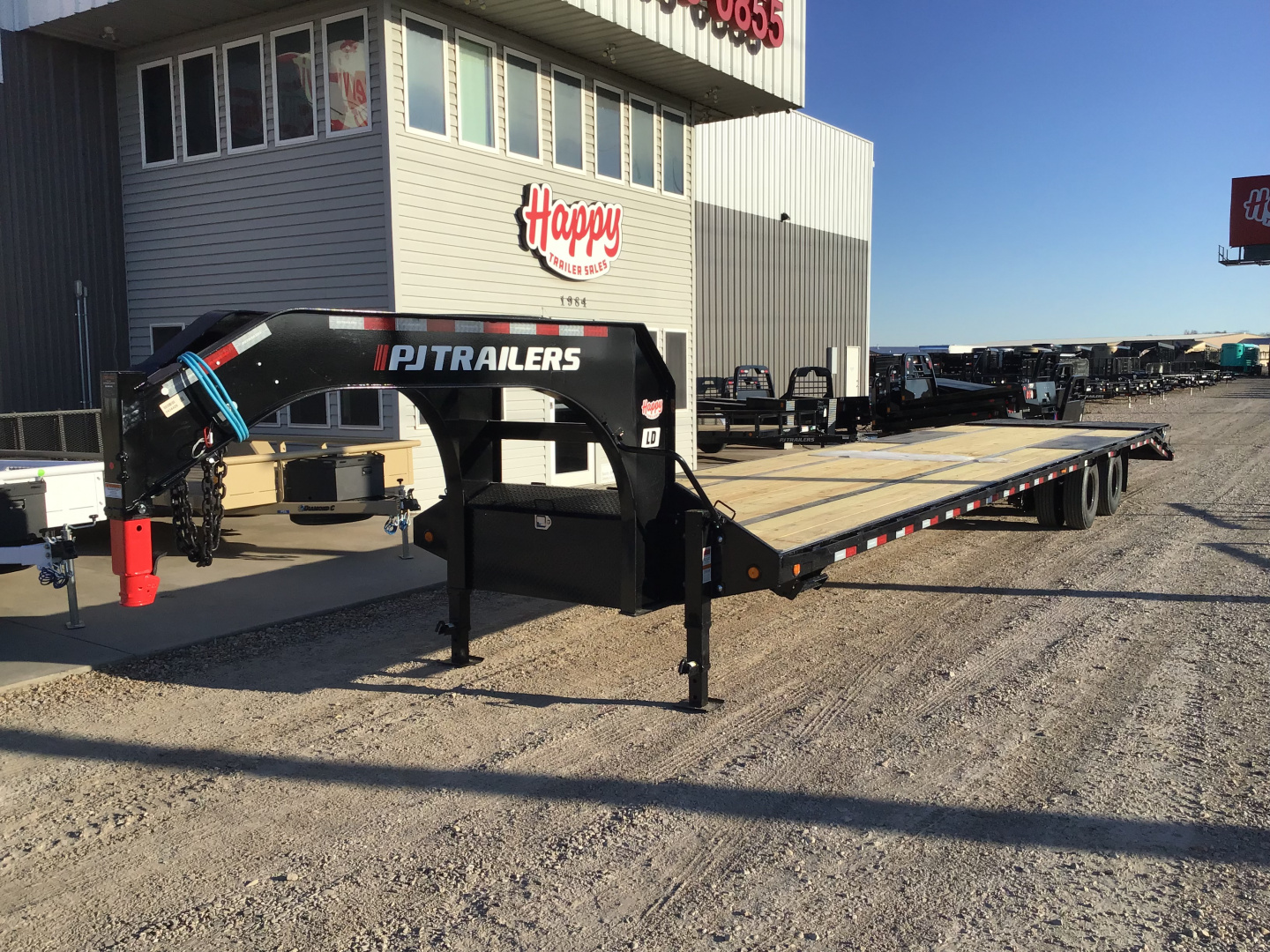 New 2026 PJ 102"x40' GN Low-Pro Flatbed w/ Duals - LD for sale in ...
