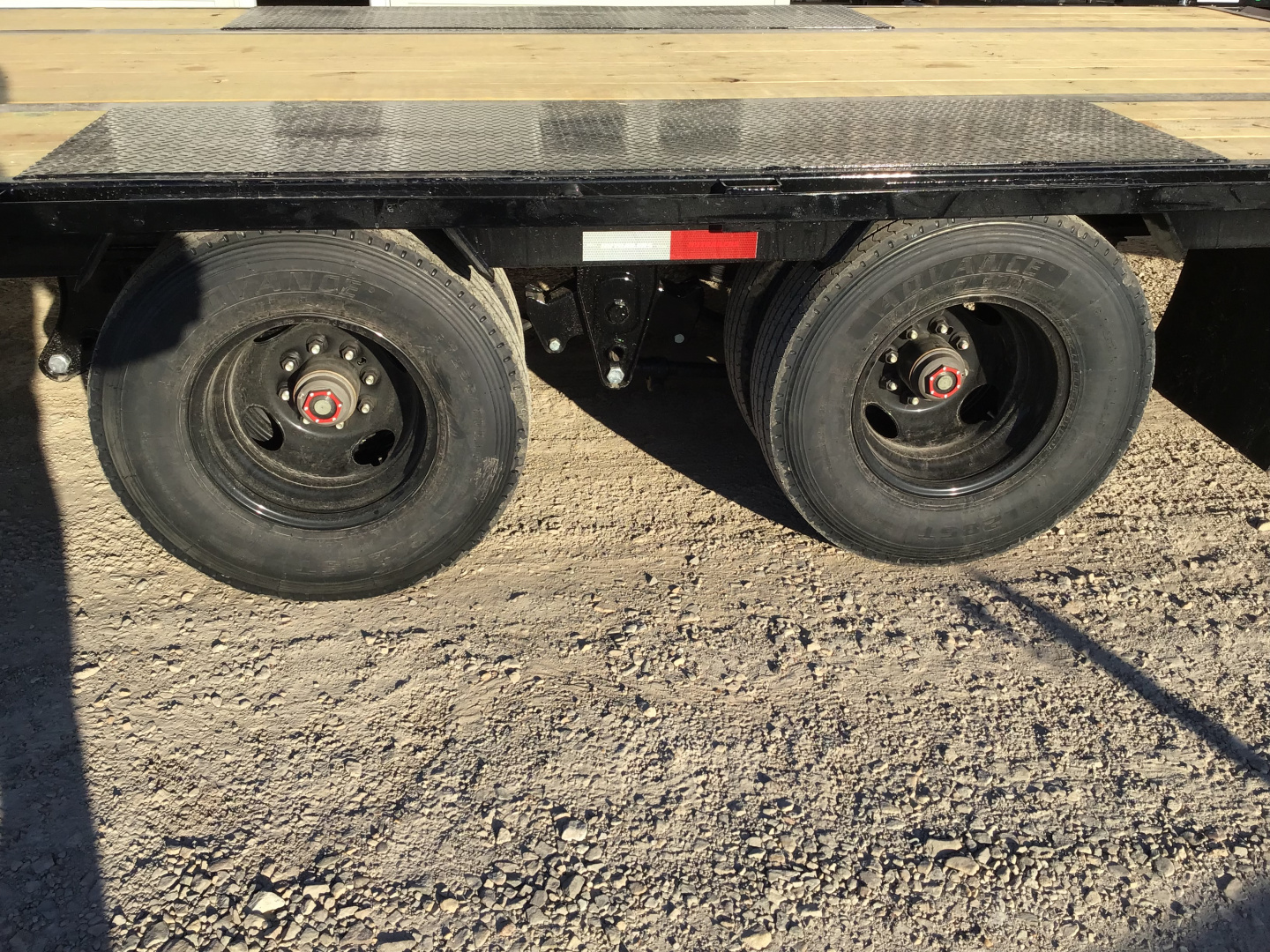 New 2026 PJ 102"x40' GN Low-Pro Flatbed w/ Duals - LD for sale in ...