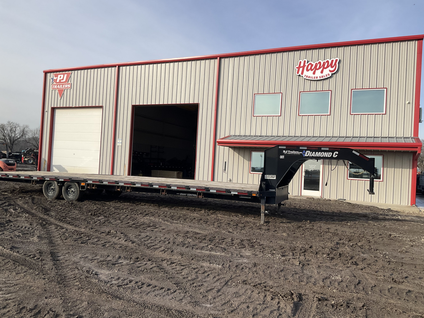 Used 2022 Diamond C Trailers FMAX207 Flatbed Trailer for sale in Ferris, TX