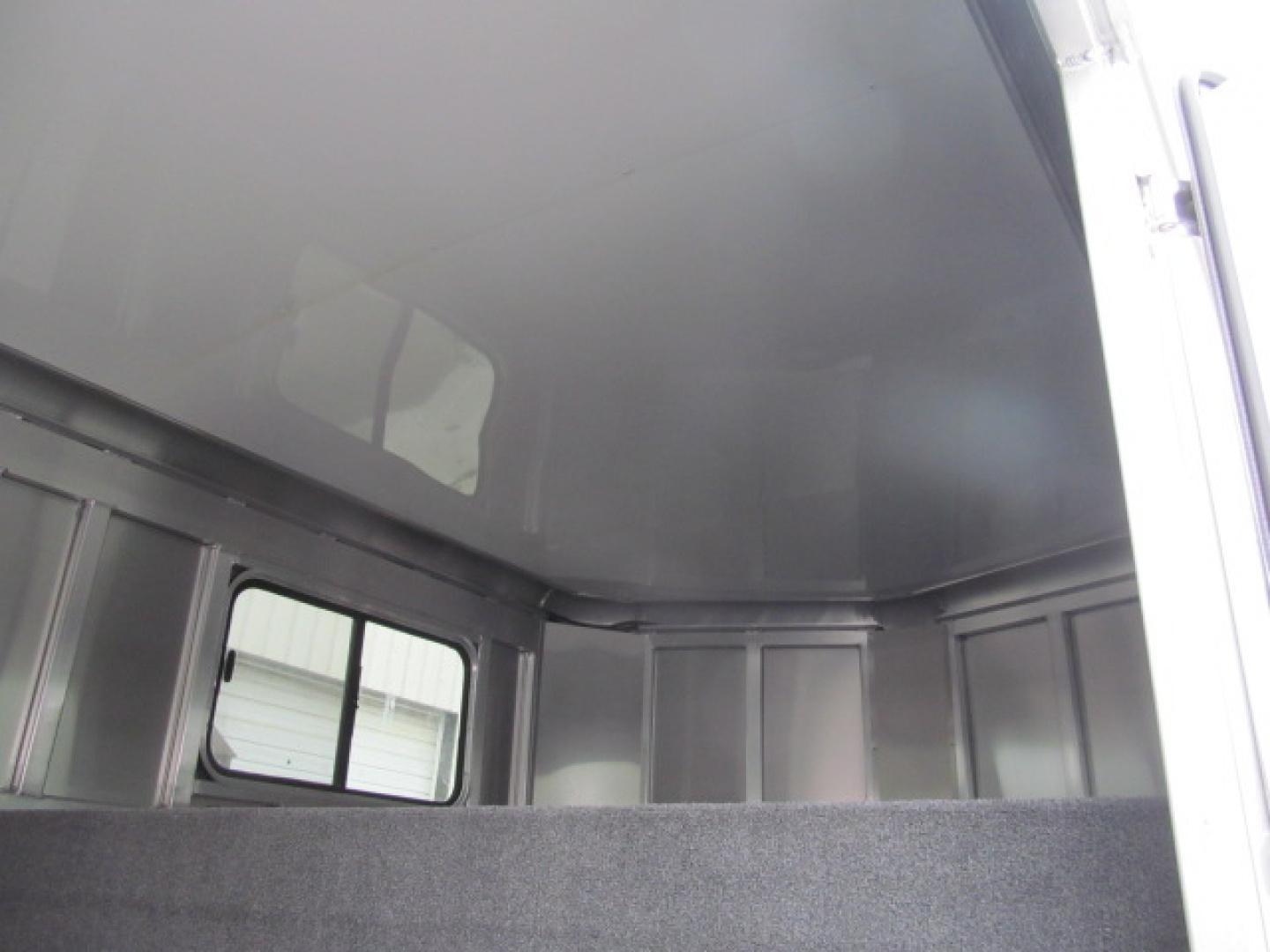 New Shadow Pro Series 2 Plus 1 Gooseneck w/ Dressing Room Horse Trailer ...