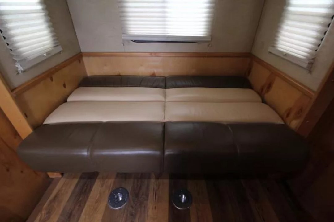 Used 2006 Classic LQ - Slide out - On Board Generator - Rumber Floor ...