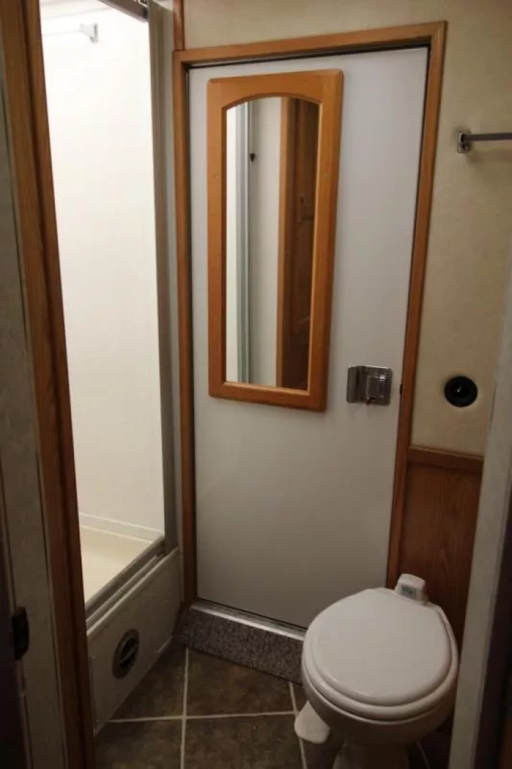 Used 2004 Sundowner Trailers 8310 - 10ft SW Sierra Living Quarters 8ft ...