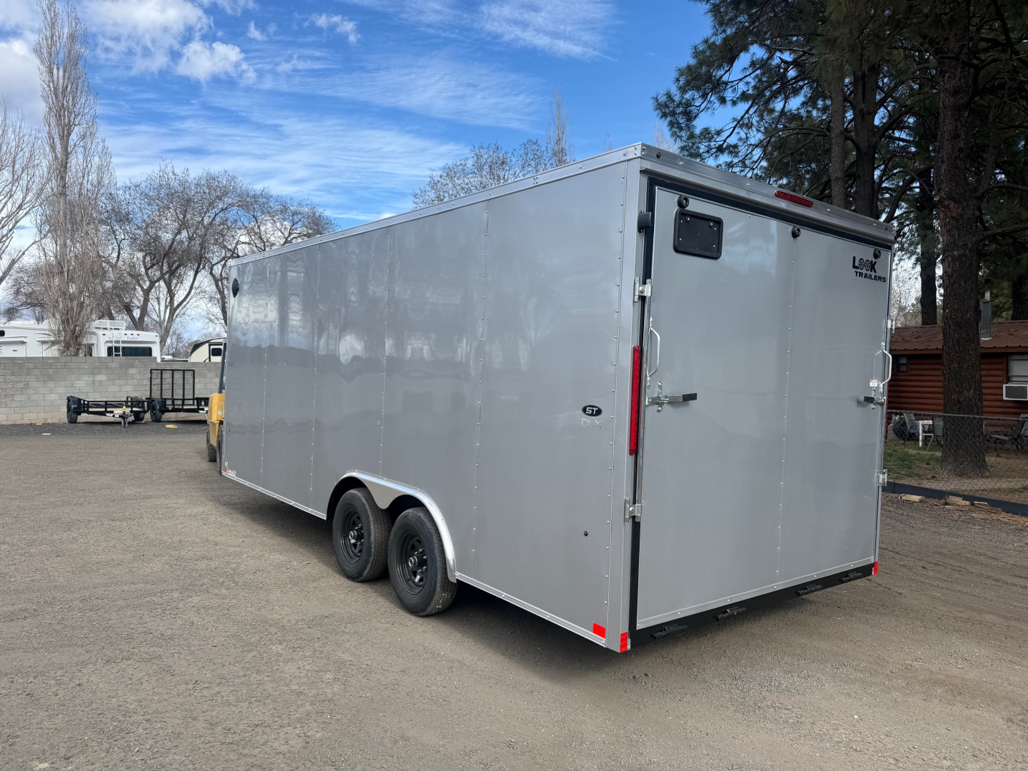 New 2026 Look Trailers 8.5X20 ST DLX Enclosed Cargo 7' Tall Ramp Cargo ...